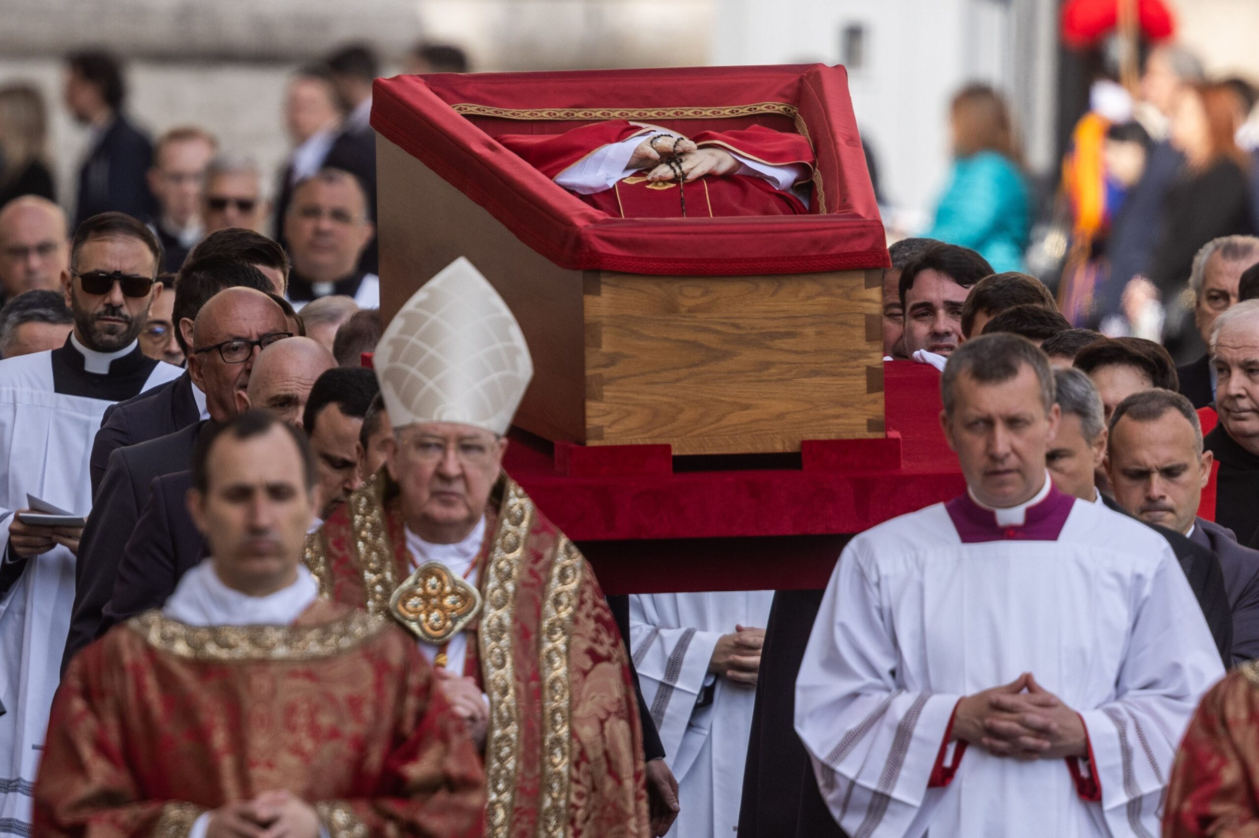Funeraliile papei Francisc: Ceremonie istorică în Piața Sfântul Petru ...