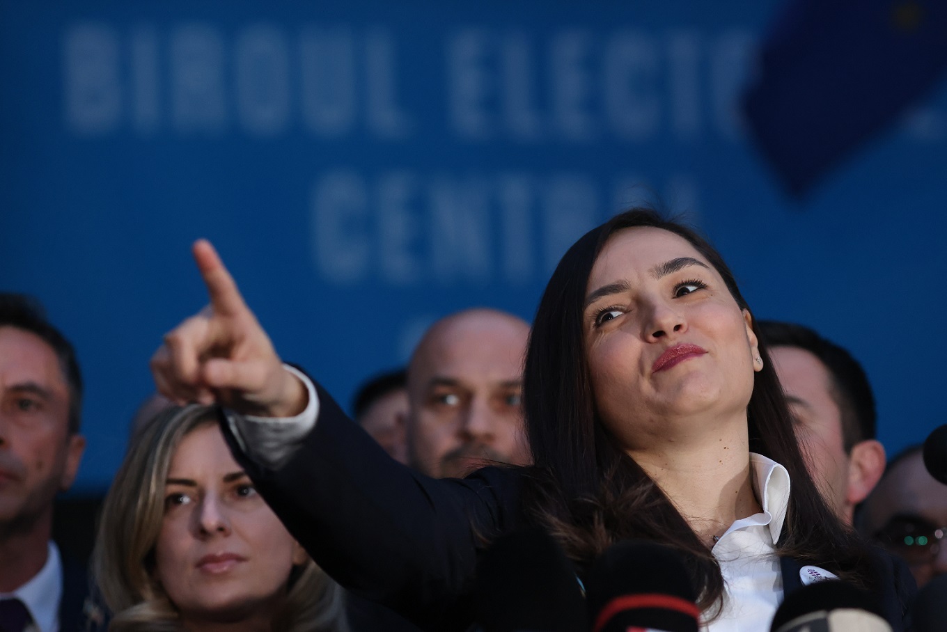 Nou derapaj în tabăra extremistă: Anamaria Gavrilă îi cere lui Nicușor ...