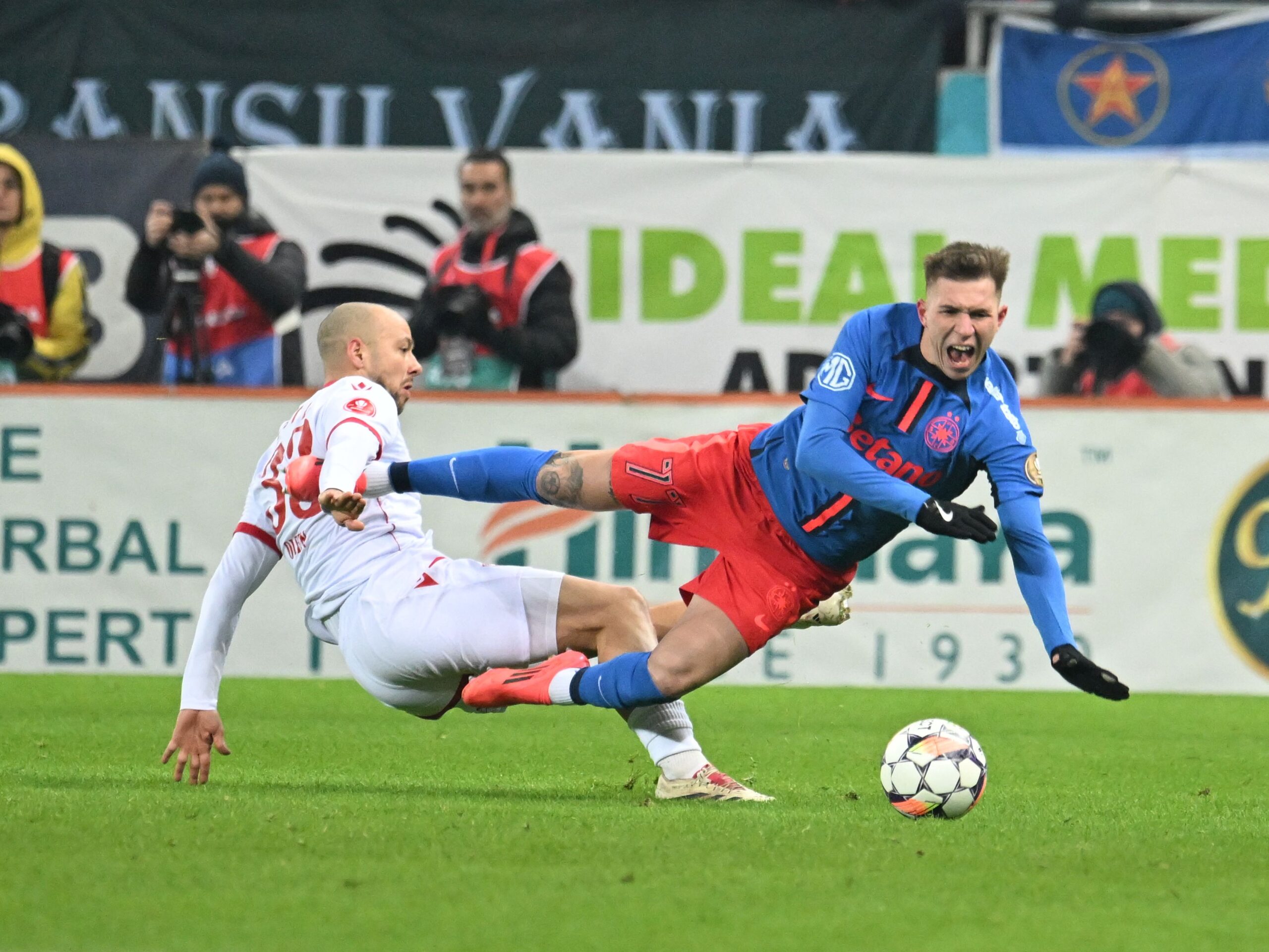 Primul transfer oficial anunțat de FCSB în noaptea în care a cucerit ...