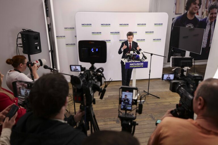 Lasconi susține că Nicușor Dan s-a întâlnit cu Coldea și Ponta și ...