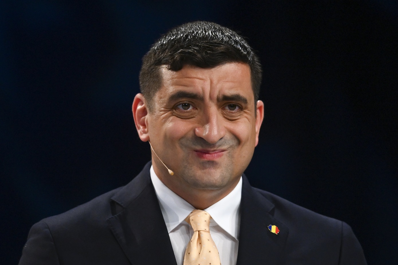 George Simion, făcut praf pe Internet după ce a amestecat limbile, în ...