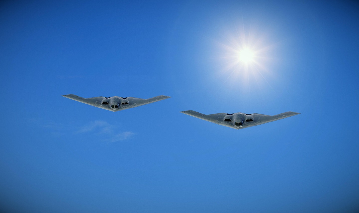 B-2 stealth bombers and 8 US Air Force tanker aircraft are heading to ...