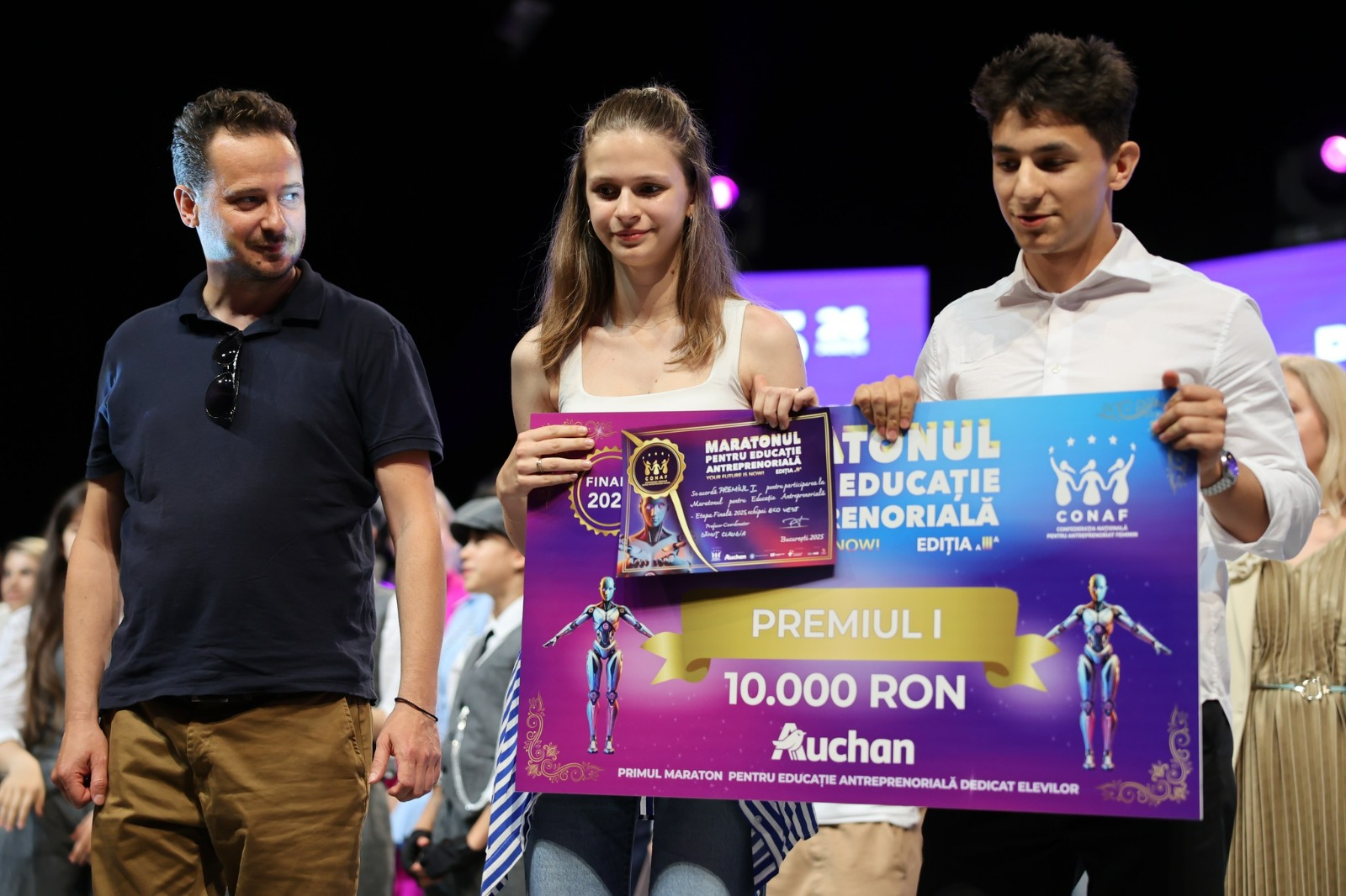 Peste 500 de elevi, 54 de echipe, 42 de premii, 15.400 euro și un ...