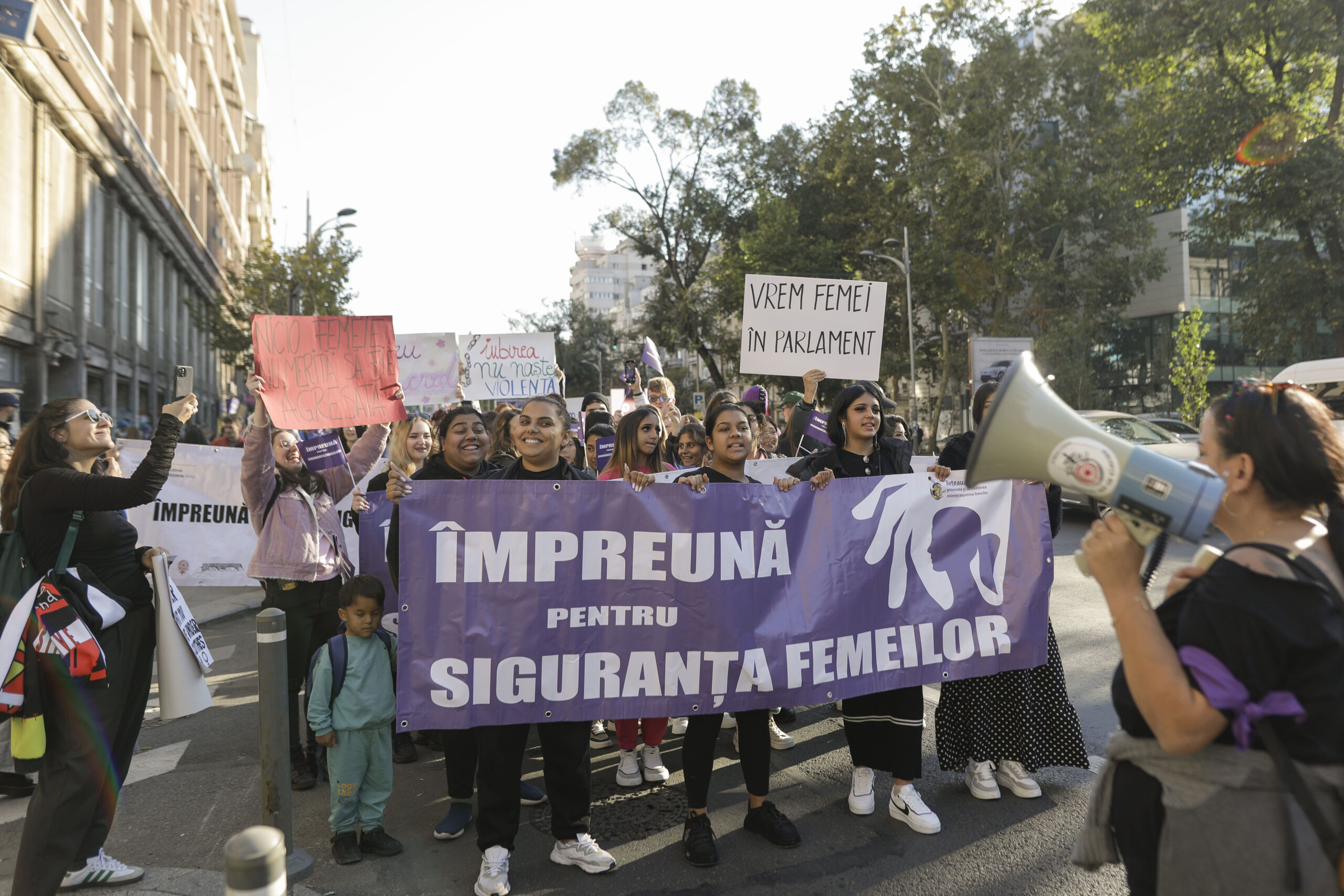 Protest la Guvern după crima din Cosmopolis: Este al 25-lea caz de ...