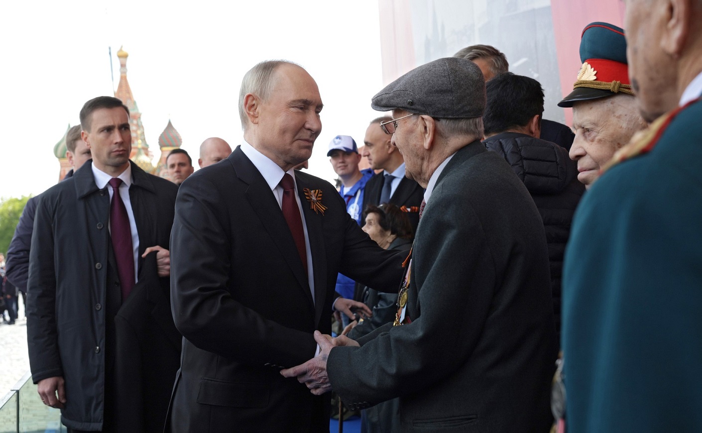 Cum e apărat Putin de drone: Kremlinul are o armă secretă (Video ...