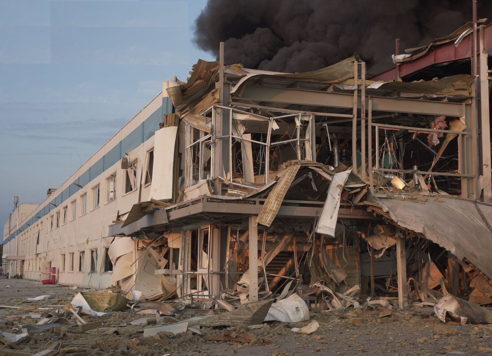 Ziua 1276 Dronele Kievului lovesc conducta Drujba. Trump dă alt termen ...