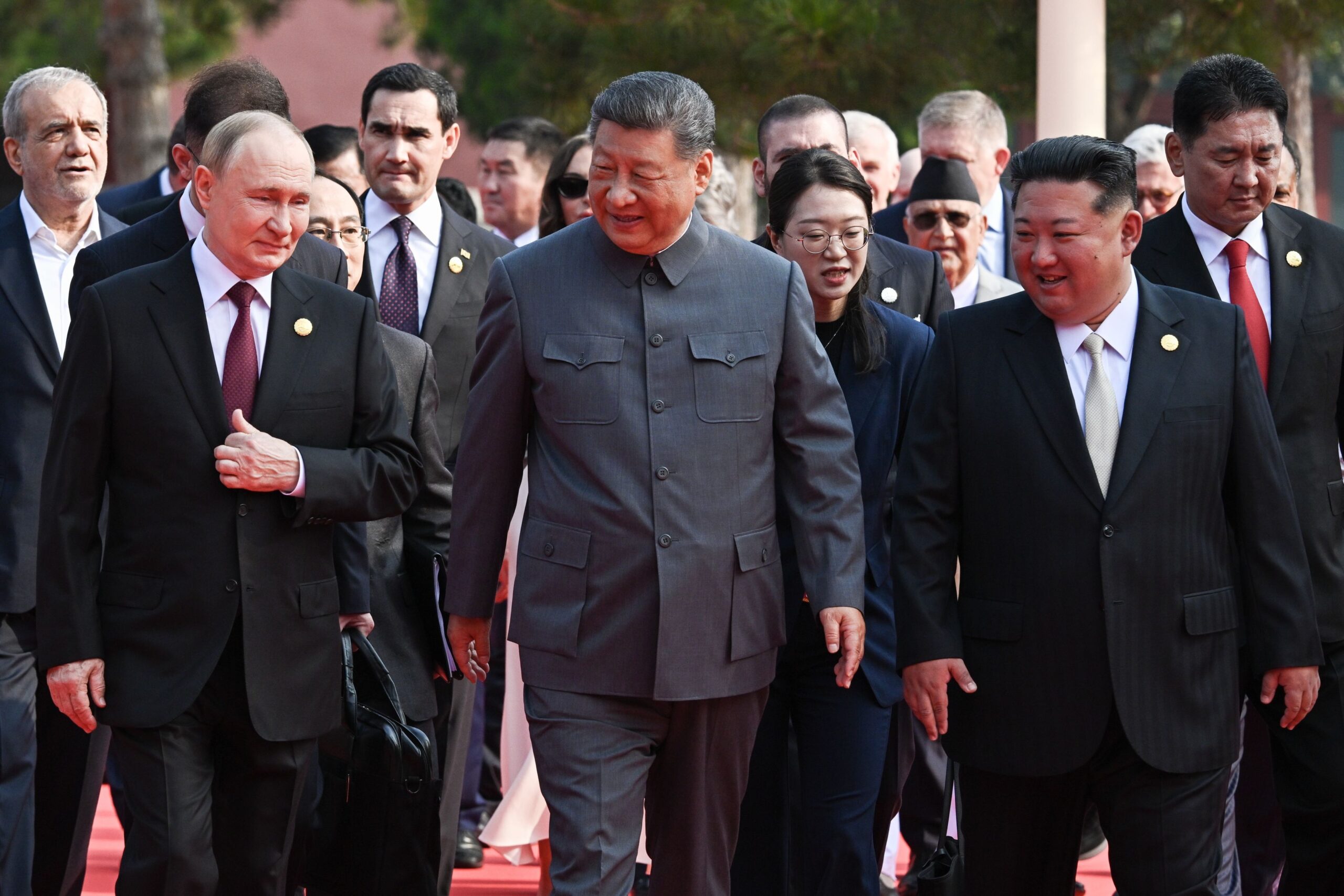 Năstase și Dăncilă, alături de Putin, Kim Jong Un și Xi Jinping la ...
