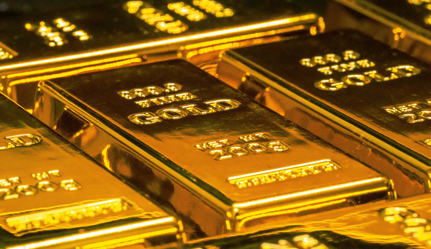 Gold hits a new all-time high, topping $5,000 an ounce for the first ...