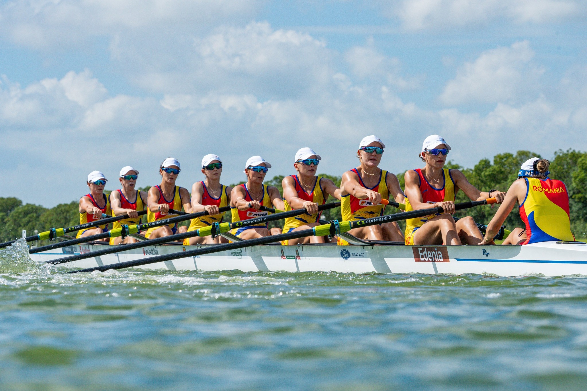 Canotaj: Echipajul de 8+1 feminin, medalie de argint la Campionatul ...