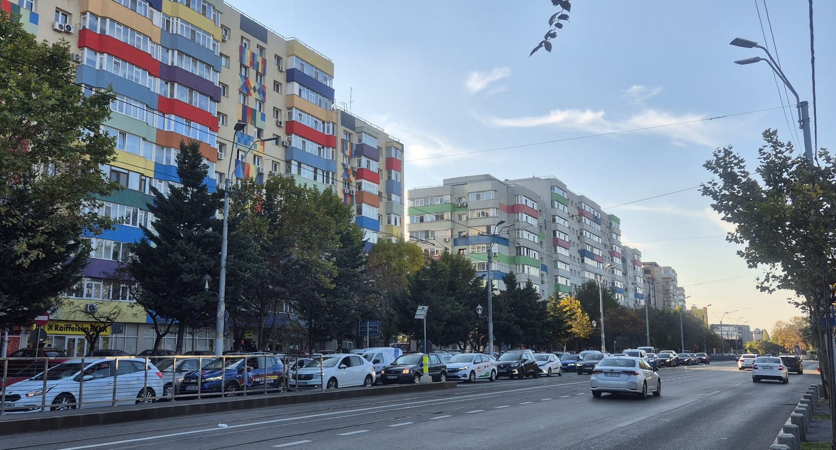 Patru din zece români trăiesc în case prea mici. România este în topul ...