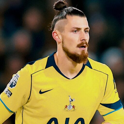 Radu Drăgușin și Tottenham s-au salvat de la retrogradare în Premier ...