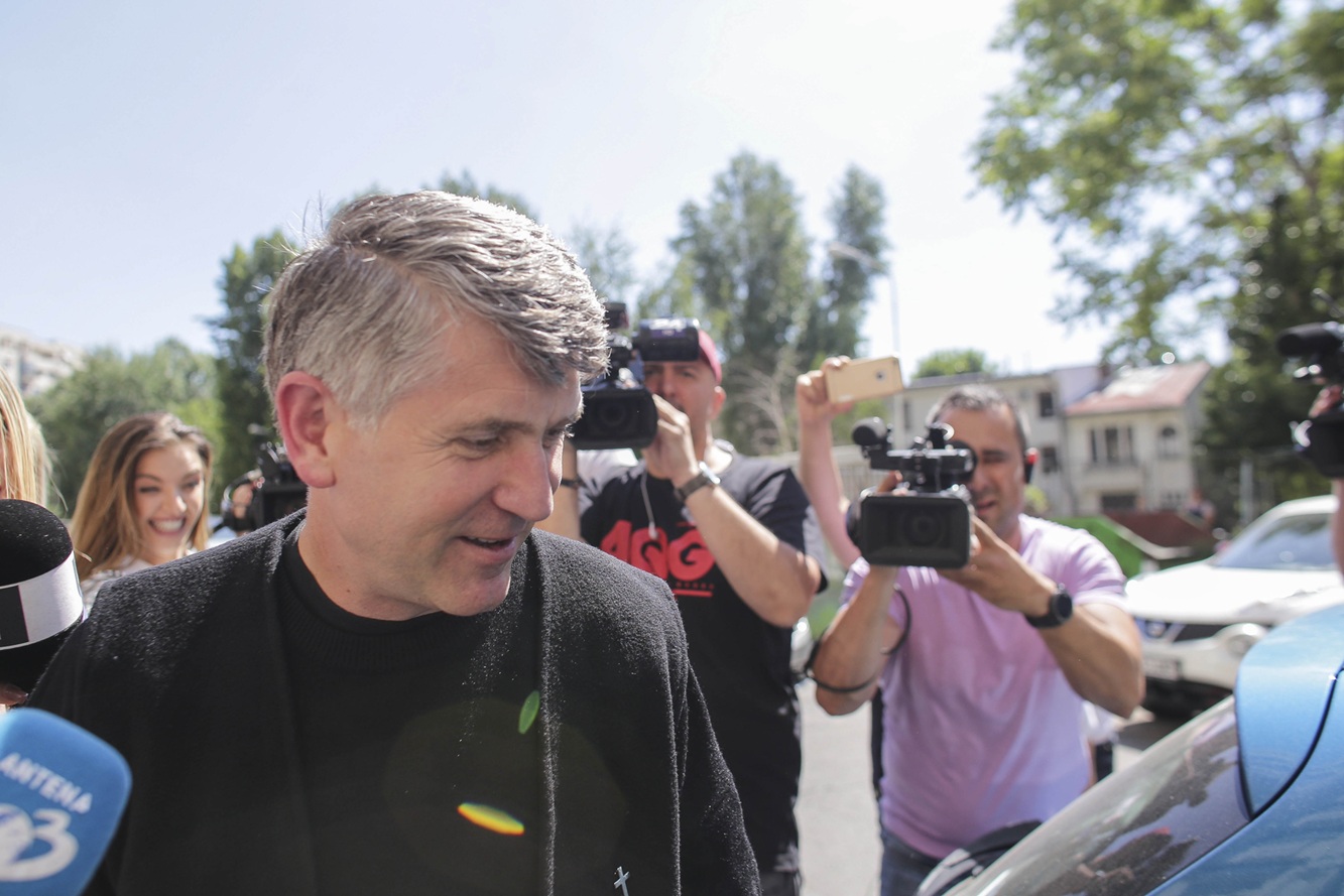 Fostul preot Cristian Pomohaci a fost reținut. Este acuzat din nou de ...