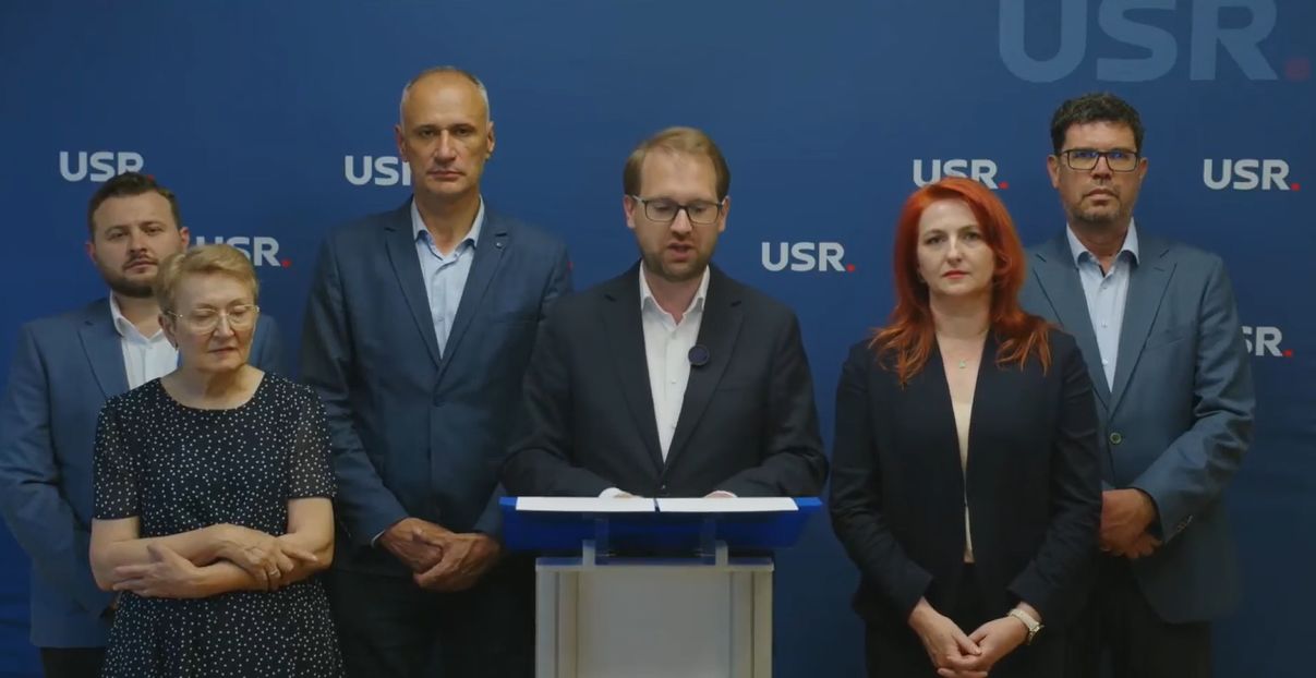 USR a decis să nu voteze Guvernul Tomac. Și are două soluții (Video ...